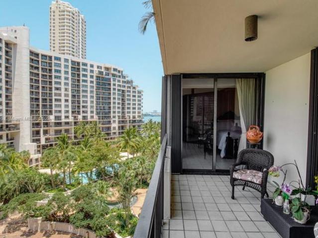 520 Brickell Key Dr #A810, Miami, FL 33131