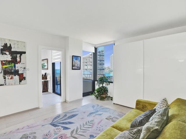 520 Brickell Key Dr, Unit A1015, Miami, FL 33131 | MLS #A11989