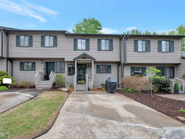520 Gardenia Ln, Marietta, GA 30068