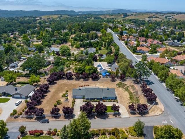 520 Dolores Ln, Templeton, CA 93465