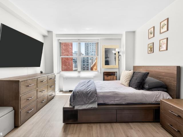 520 E 72ND Street 12E