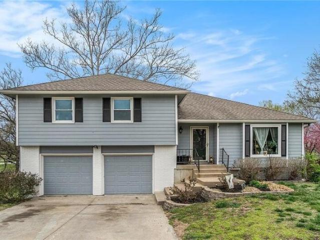 520 E 125th Terrace, Olathe, KS 66061