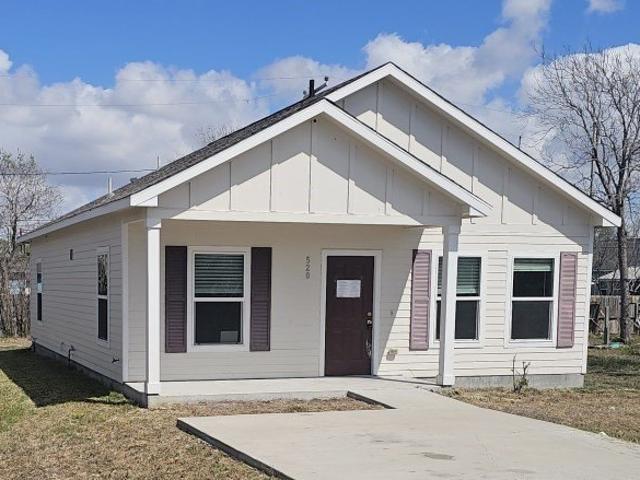 520 E Verbina St, Taft, TX 78390