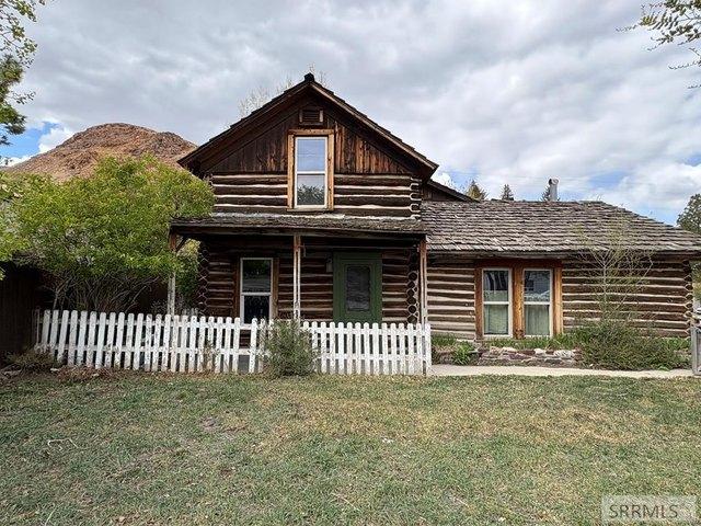 520 E Main St, Challis, ID 83226