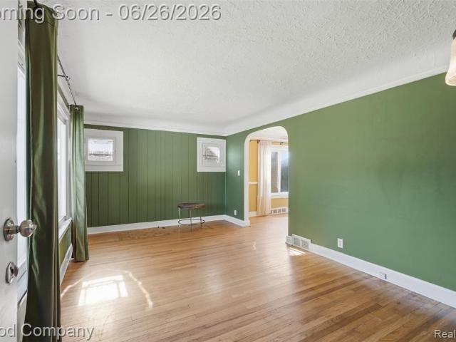 520 E Muir Avenue