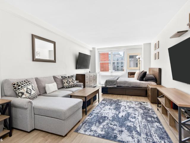 520 East 72nd Street, New York, NY