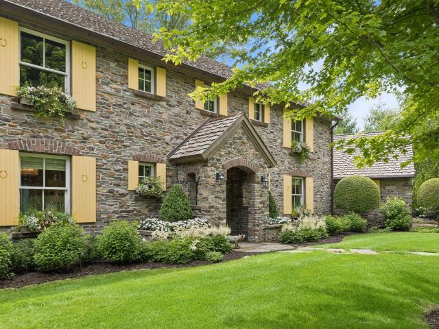 520 Ferndale Road W