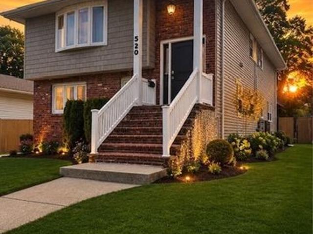 520 Kirkman Ave, Elmont, NY 11003