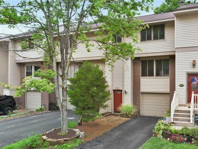 520 Hunters Path Rd, Bridgeville, PA 15017