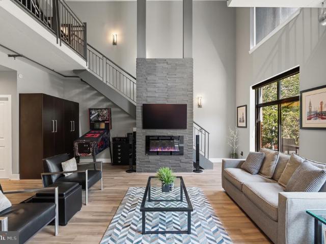 520 John Carlyle Street # 107