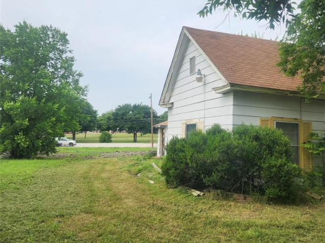 520 Locust St, Farmersville, TX 75442 | MLS #21214