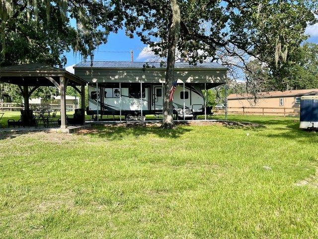 520 Lake Shore Dr, Trinity, TX 75862