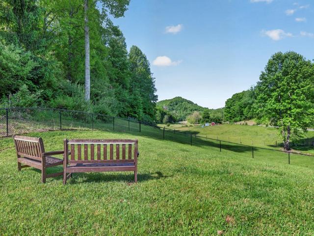 520 Mountain Lake Dr