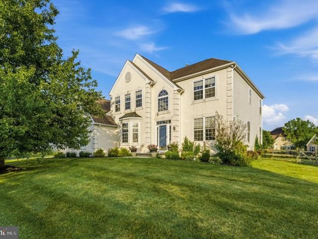 520 Mystic Ln, West Grove, PA 19390