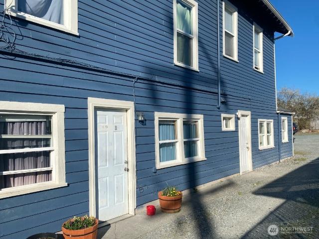 520 N 1st St, Mount Vernon, WA 98273 | MLS #2486 | Compass