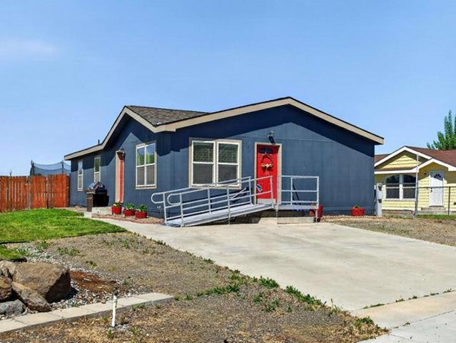 520 New Gate Dr, Prosser, WA 99350