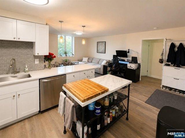 520 Newark Pompton Tpke Unit 214X, Pequannock Township, NJ 07444