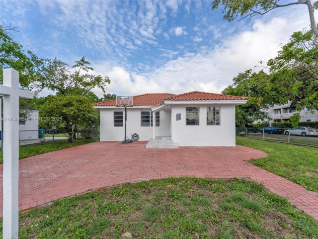 520 NW 32nd Pl, Miami, FL 33125 | MLS #A11904