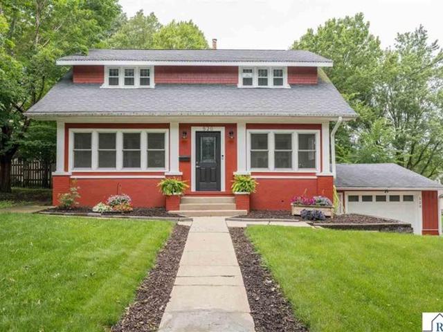 520 S 3rd St, Waterville, MN 56096