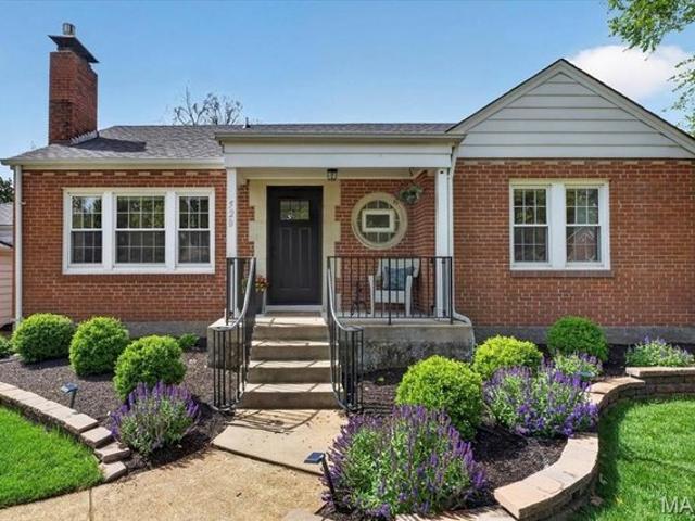 520 Sunningwell Dr, Saint Louis, MO 63119