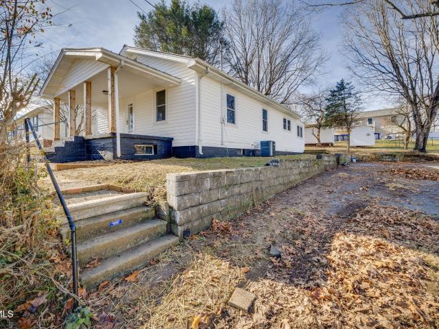 520 Sycamore Gardens Street
