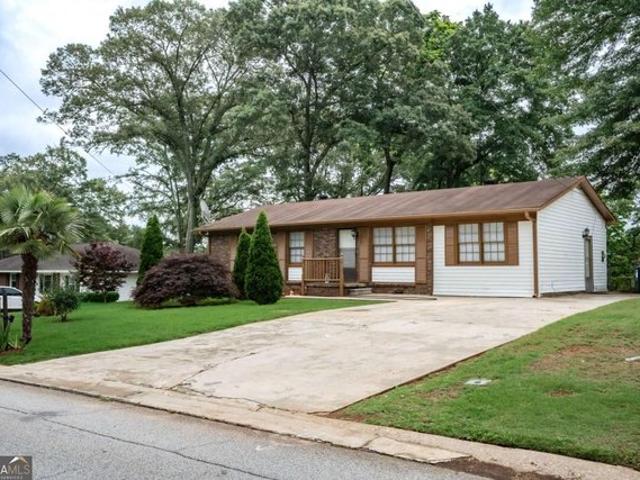 520 Pinecrest Dr, Riverdale, GA 30274