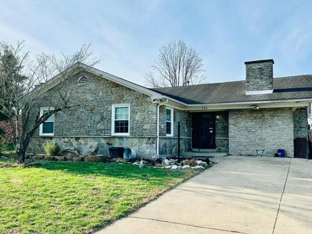 520 Pinoak Dr, Nicholasville, KY 40356