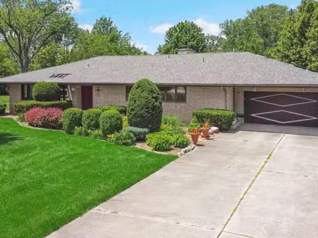 520 Ridgemoor Drive, Willowbrook, IL 60527 648926007