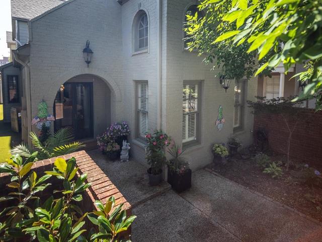 520 rienzi dr