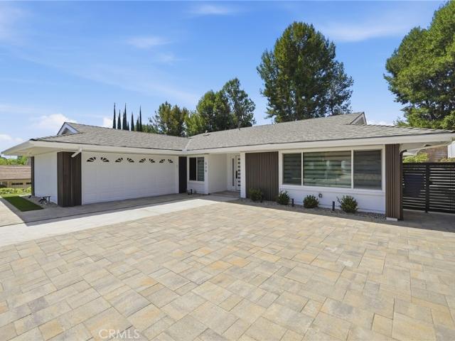 520 W Country Hills