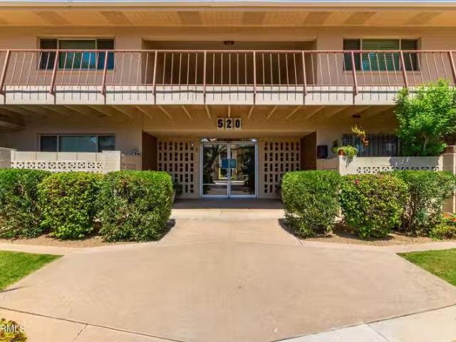 520 W Clarendon Ave #E23, Phoenix, AZ 85013 MLS 6628433