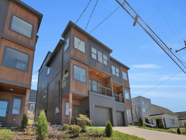 520 Weakley Ave