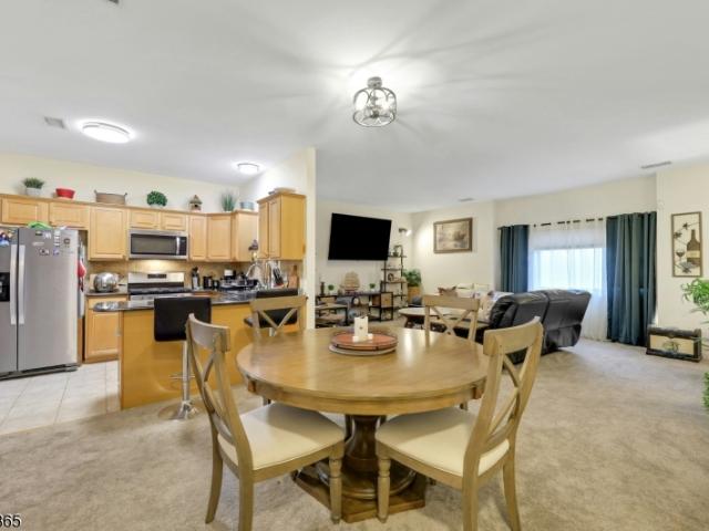 520 Victor St # 8