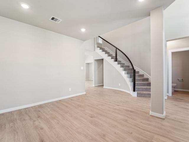 5214 Great Oaks Drive