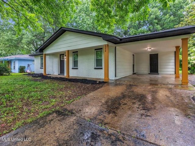 5214 Haynes Dr, Horn Lake, MS 38637
