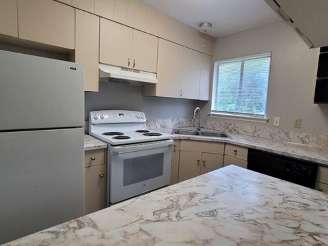 521/523 Southtrail Drive