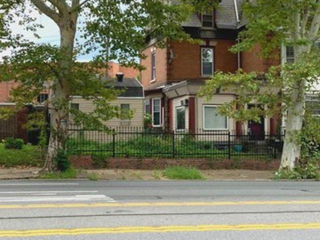 5215 N Broad St, Philadelphia, PA 19141