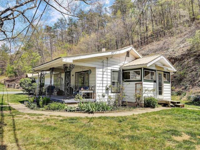 5215 Kanawha Trail