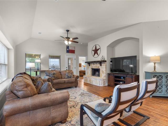 5215 Pentridge Drive