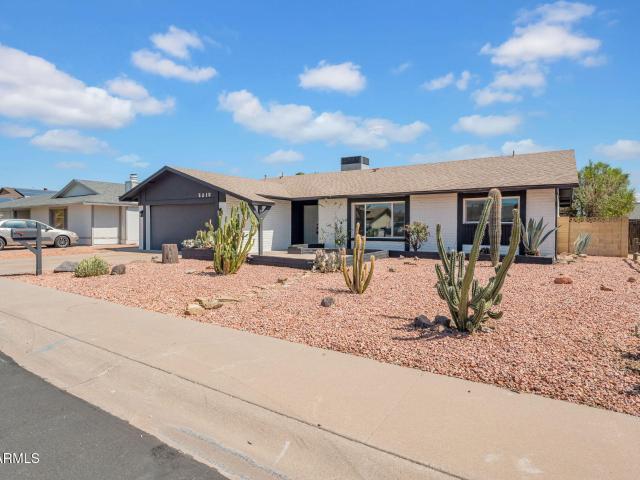 5215 w hearn road