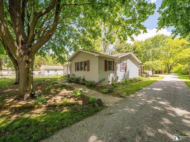 5215 Wells Rd, Petersburg, MI 49270