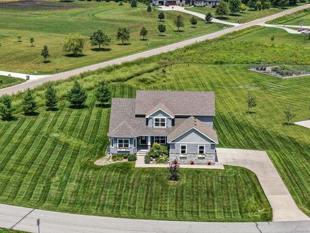 5215 Windrose Ln, Ames, IA 50014