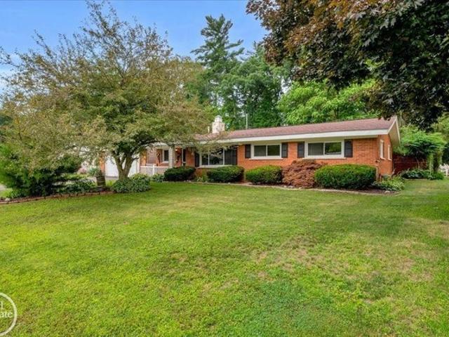 52161 Brentwood Dr, Shelby Township, MI 48316