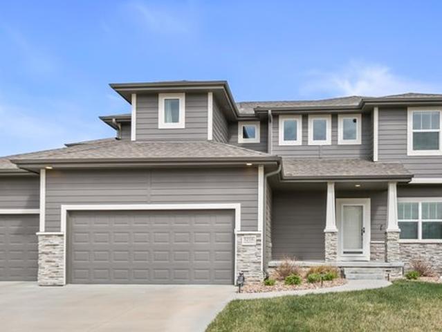 5216 Heartland Dr, Papillion, NE 68133