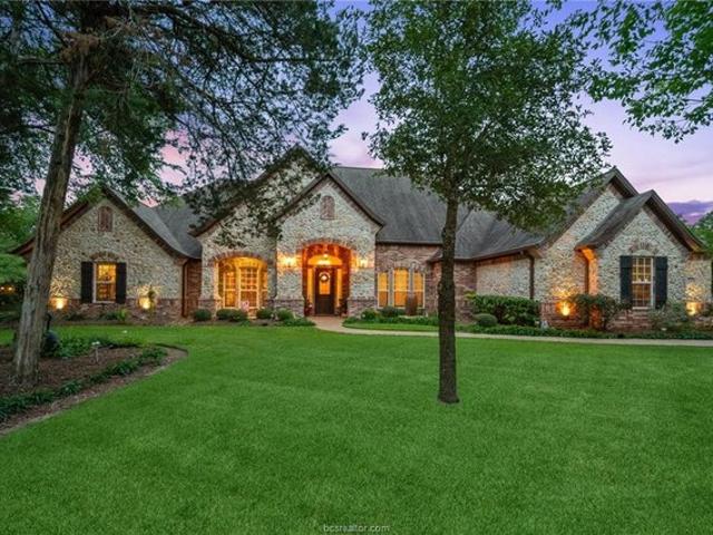 5216 Ruddy Duck Dr, College Station, TX 77845