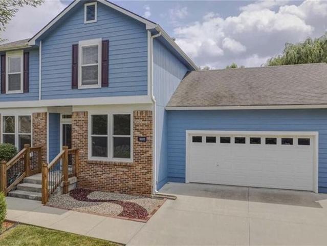 5217 Carson Dr, Lawrence, KS 66049