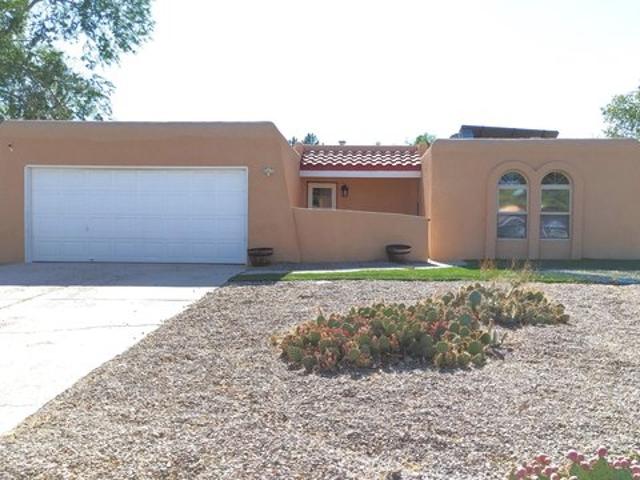 5218 Fairfax Dr NW, Albuquerque, NM 87114