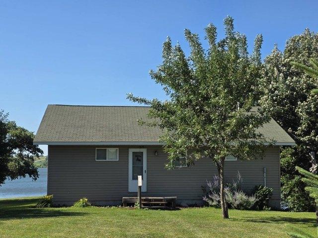 5218 Waterfront Dr, Browns Valley, MN 56219