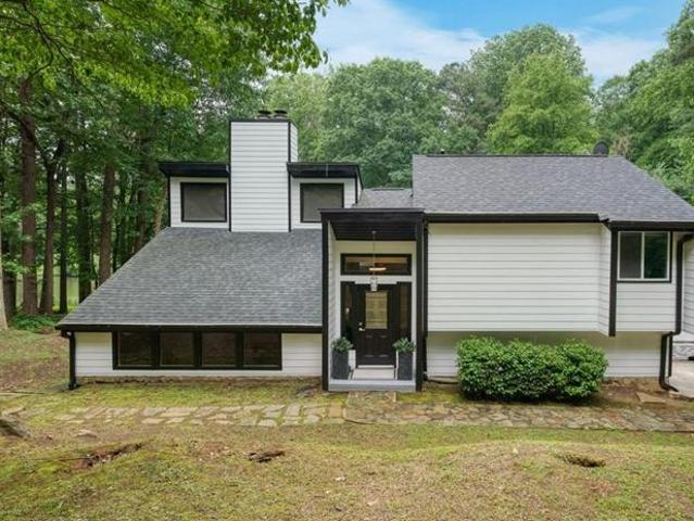 5219 Legendary Ln, Acworth, GA 30102