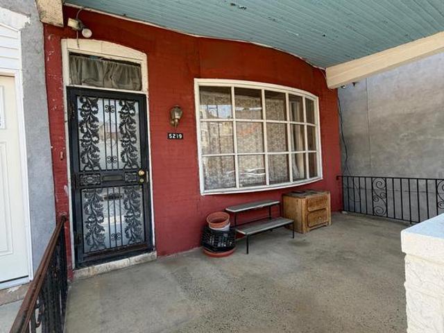 5219 Warren Street